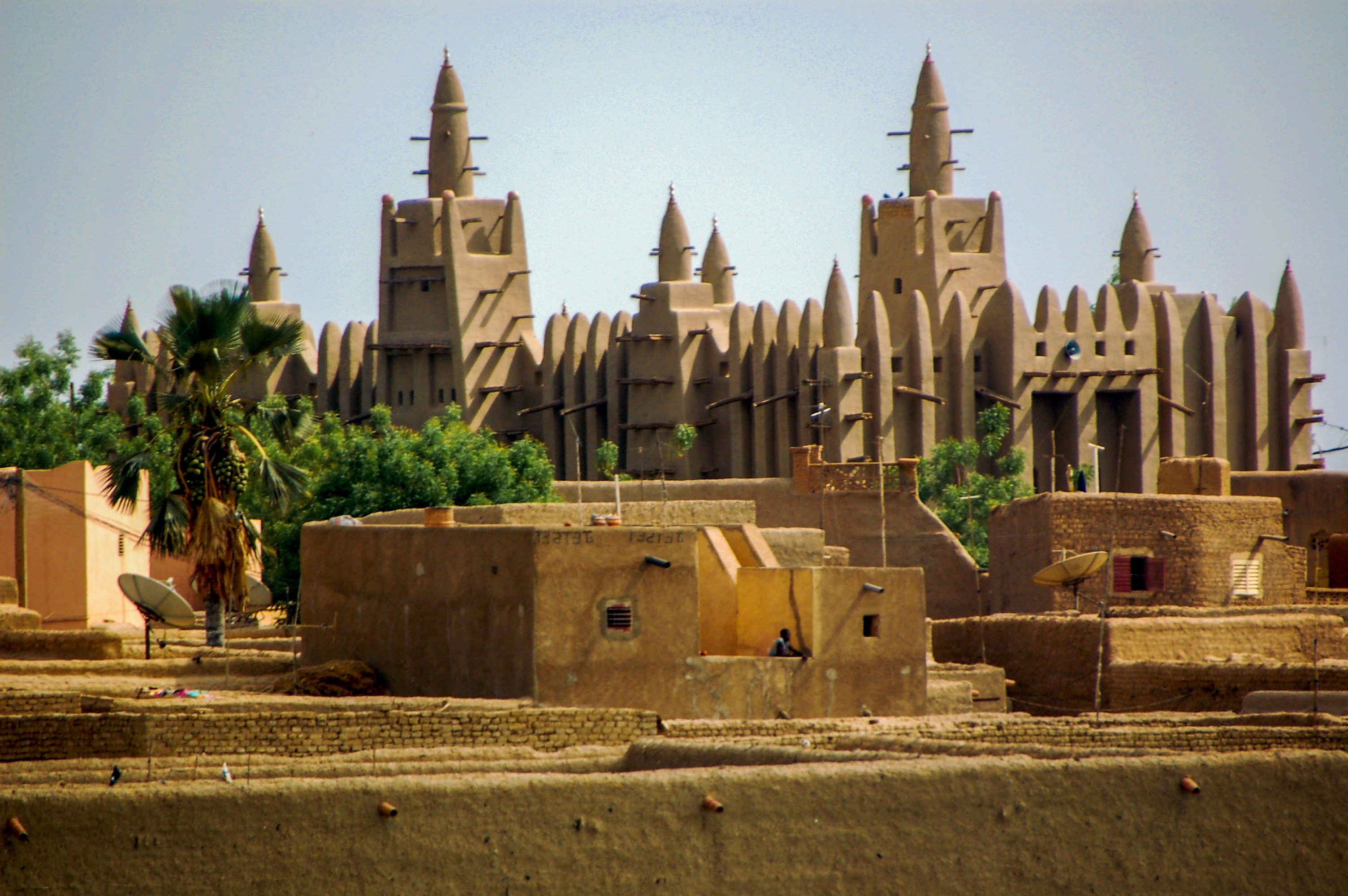 Medieval Architecture History: Styles, Materials, and Innovations ...