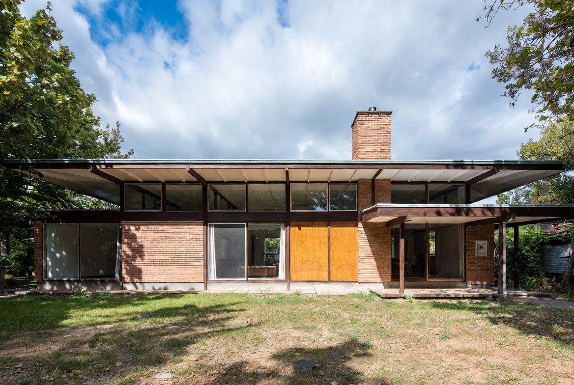 1960s House Style: What Defines It and Why It Still Works ...