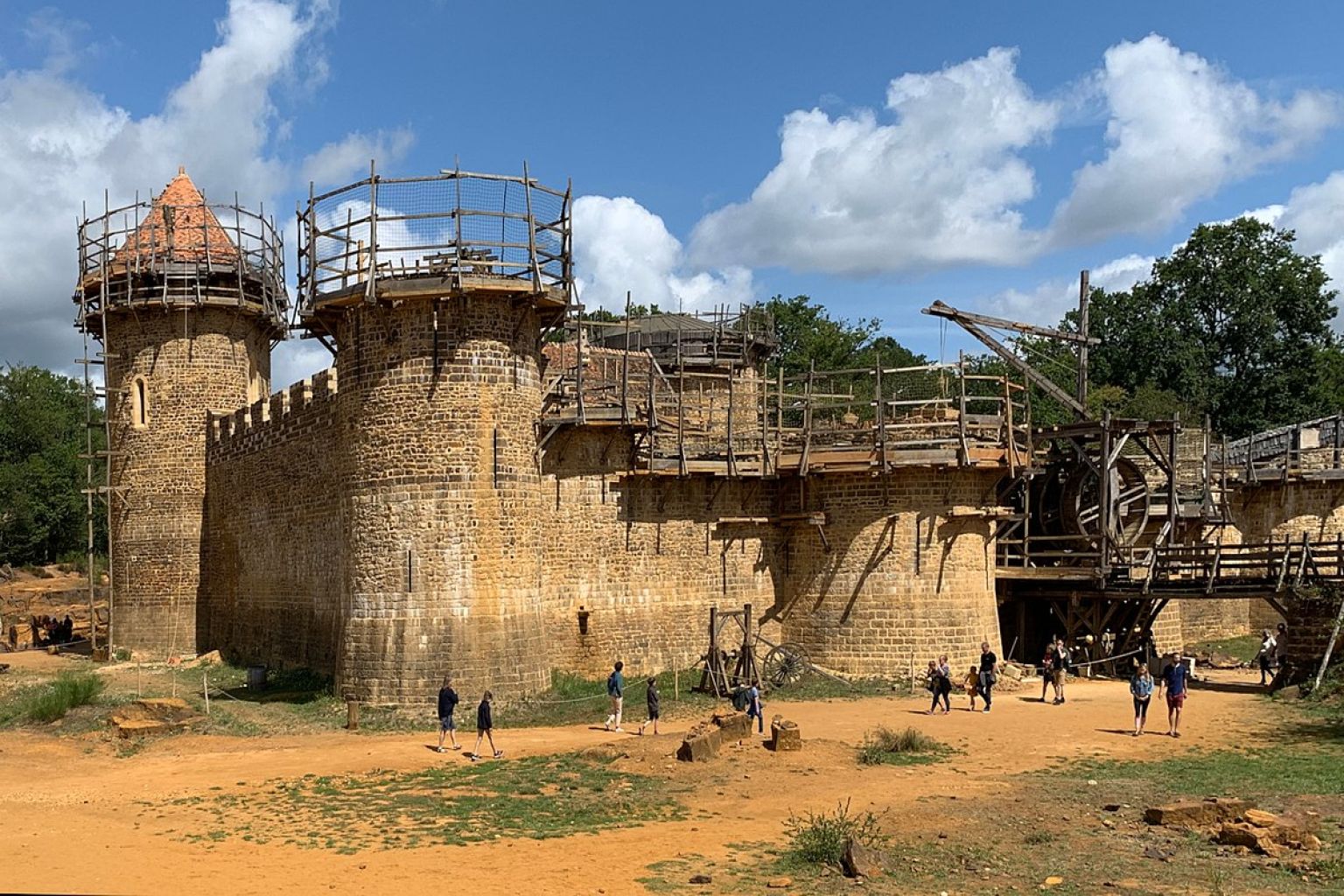 Guedelon Castle: How a 13th-Century Masterpiece is Being Built Today ...