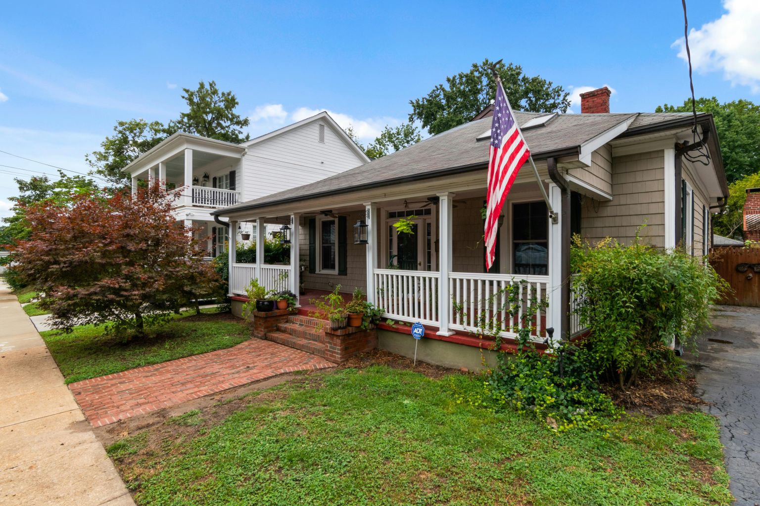 What Is an American Bungalow? Architecture, Plans, and Real Examples ...