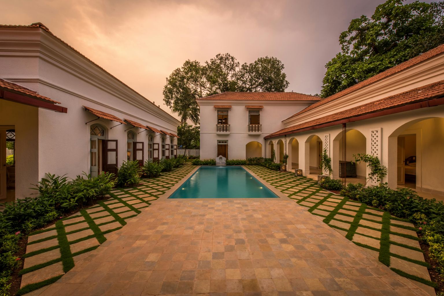 Mediterranean Style Villa: Layout, Materials, and Shade ...
